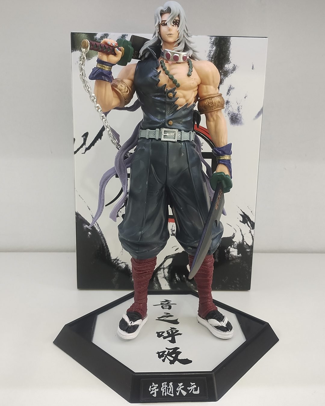 Figura Demon Slayer, Tengen Uzui – Pixel and Prints
